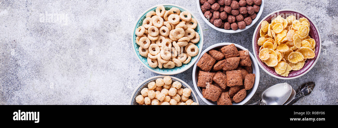 Selection of various corn flakes for breakfast Stock Photo - Alamy