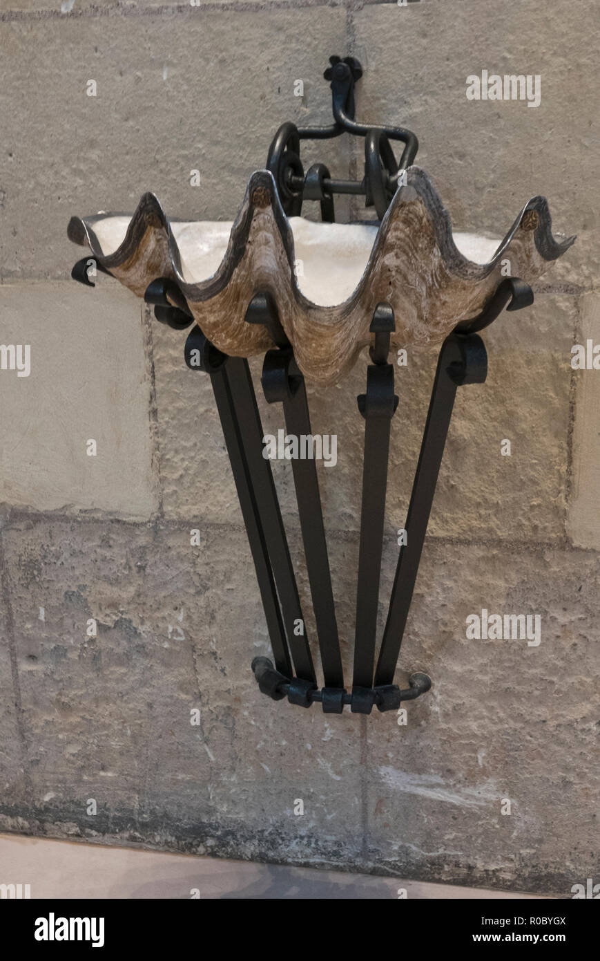 Shell in sagrada familia hi-res stock photography and images - Alamy