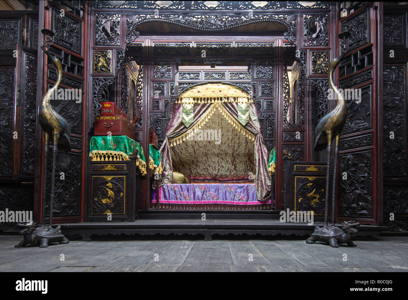 The ancient chinese bedroom hi-res stock photography and images - Alamy