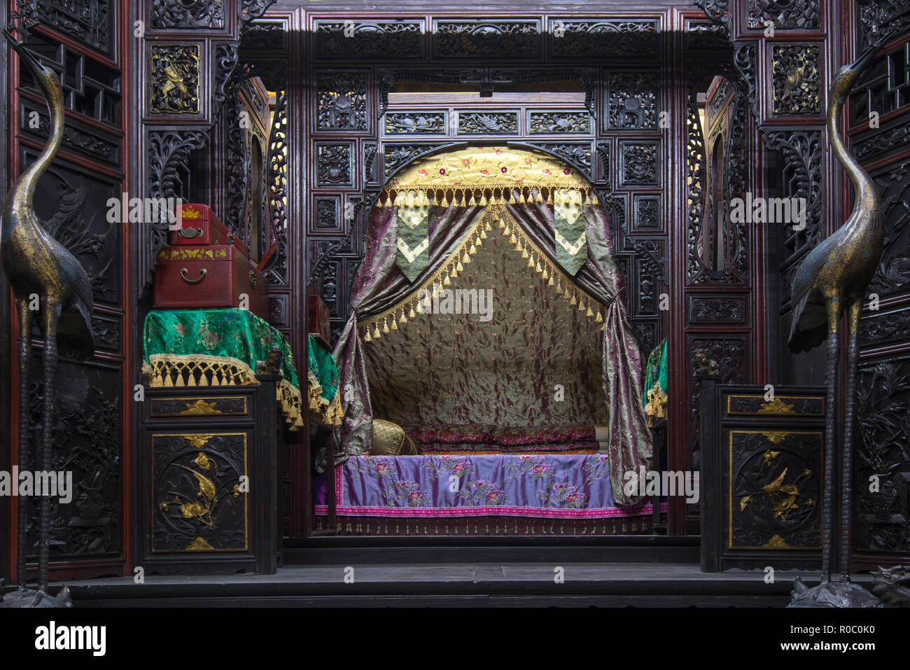 The ancient chinese bedroom hi-res stock photography and images - Alamy