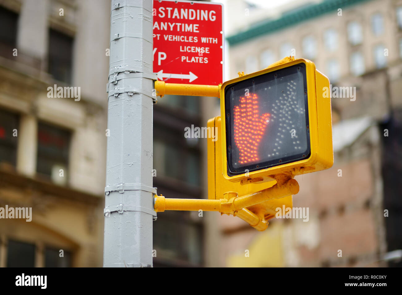 Pedestrian dont walk sign usa hi-res stock photography and images - Alamy