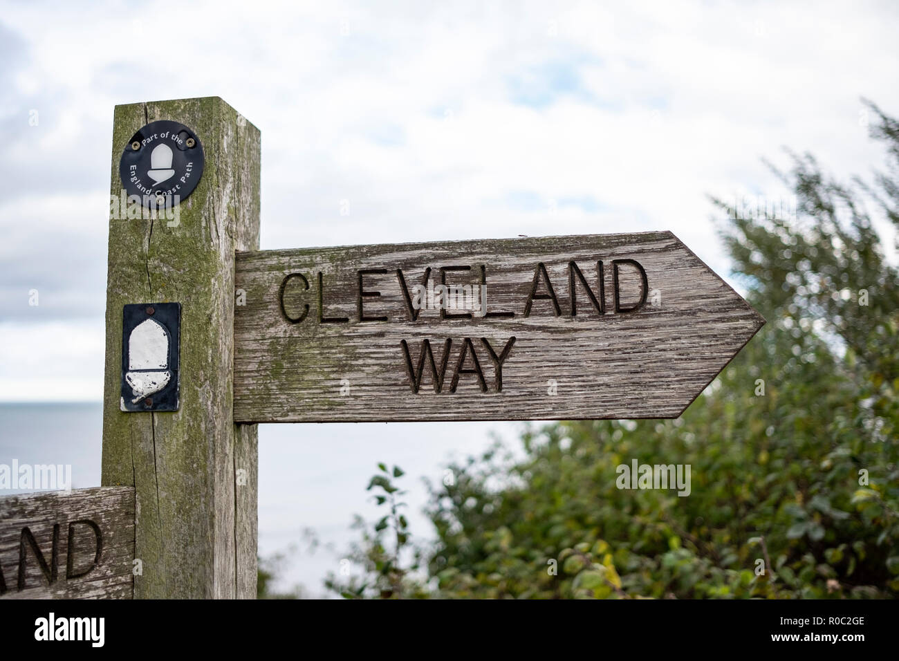 Cleveland way sign above Robin Hood's Bay, A small fishing Village in ...