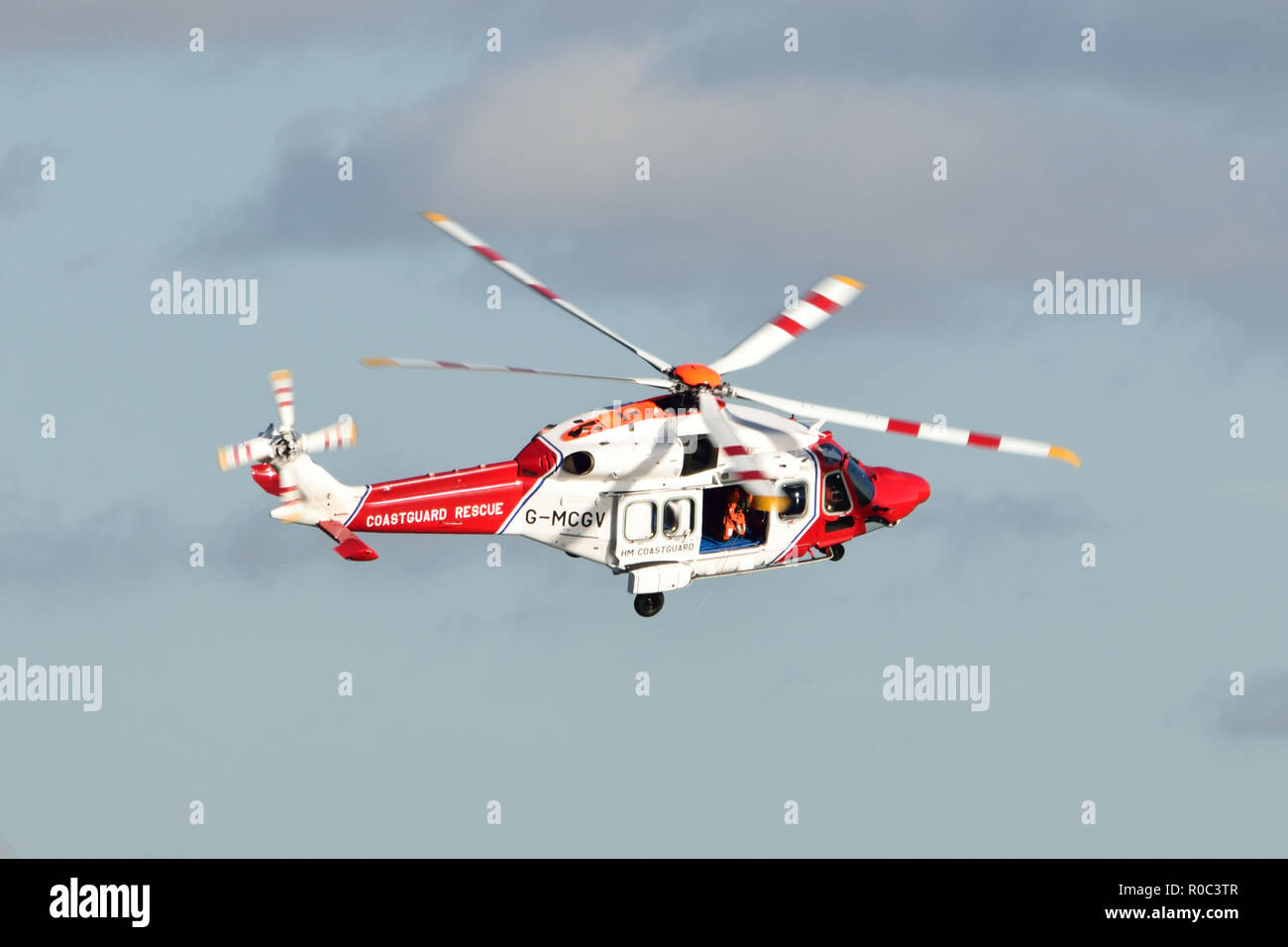 Coastguard rescue helicopter hi-res stock photography and images - Alamy