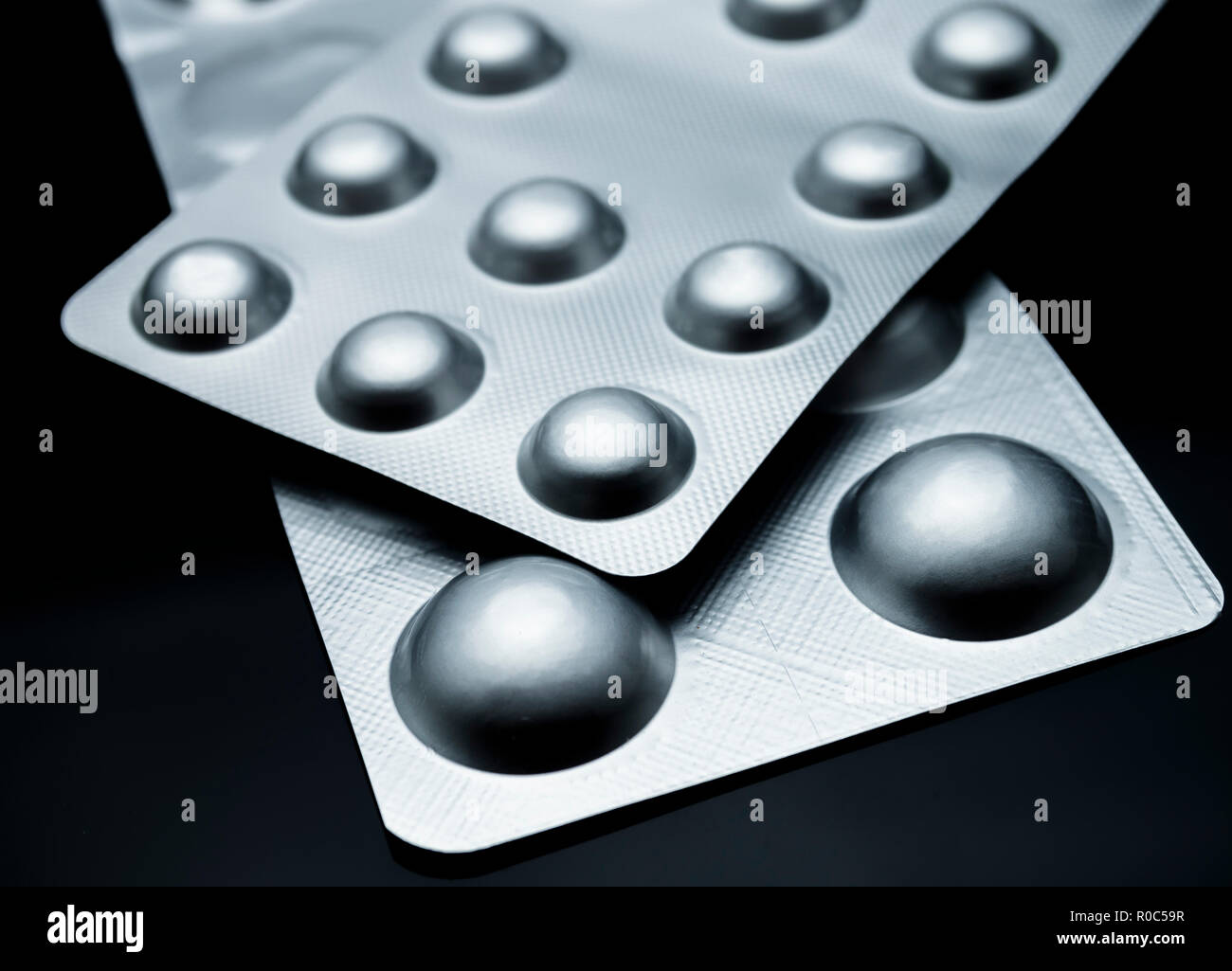 Various capsules tablets container hi-res stock photography and images ...