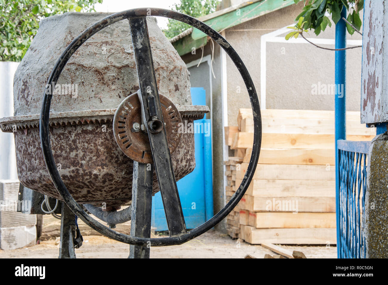 Old cement mixer hi-res stock photography and images - Alamy