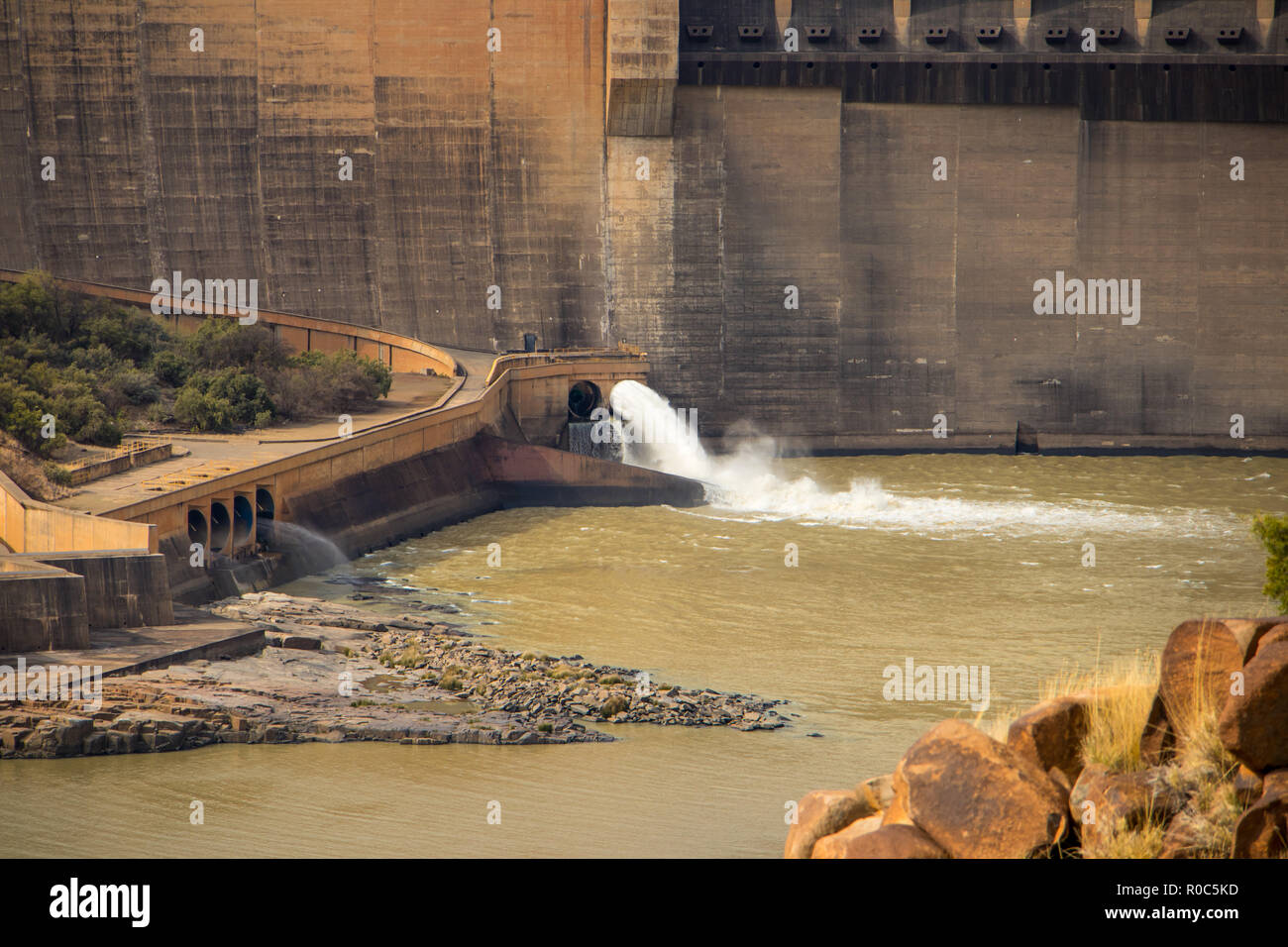 Gariep dam on the Orange river, South Africa Stock Photo - Alamy