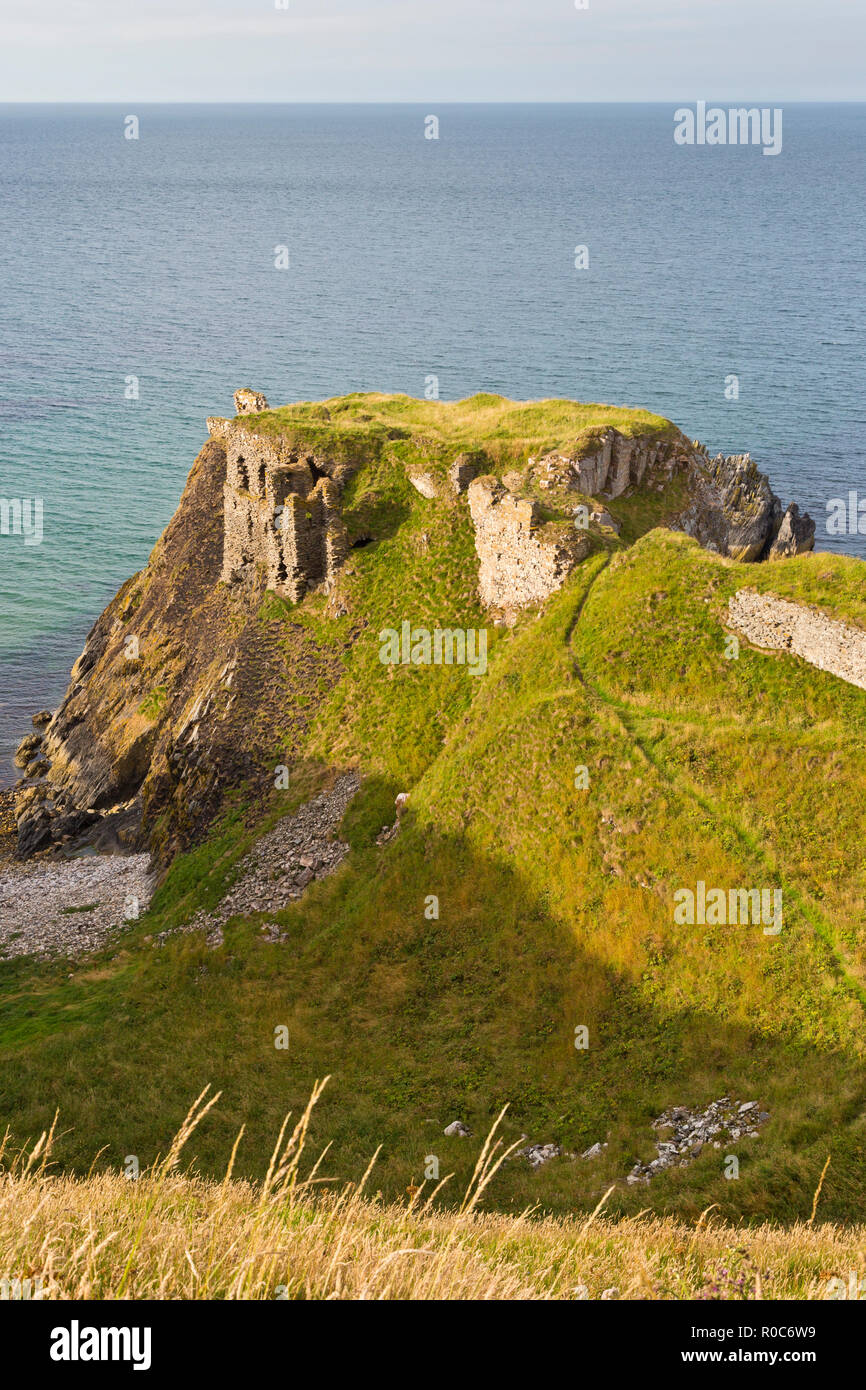 Findlater castle ruins hi-res stock photography and images - Alamy