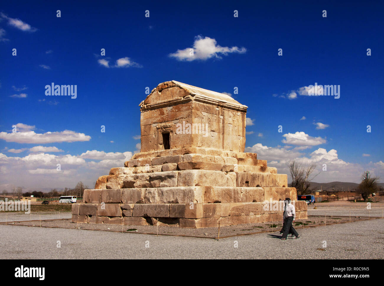 Cyrus the great statue hi-res stock photography and images - Alamy