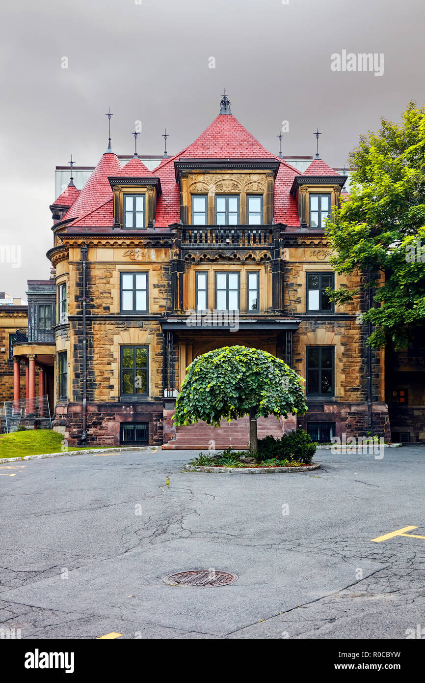Victorian facade stone hi-res stock photography and images - Alamy