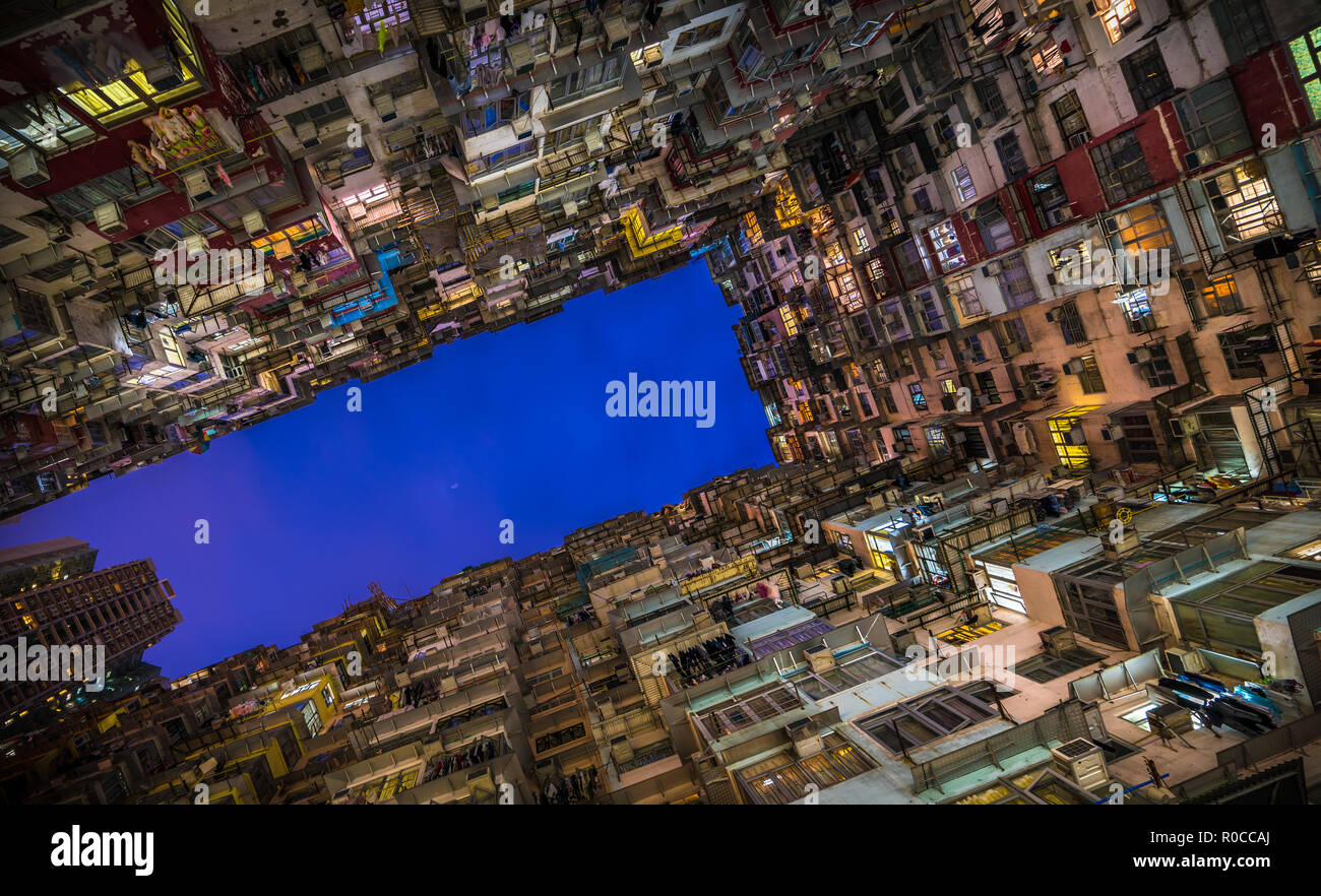 Overcrowded residential building in Hong Kong Stock Photo - Alamy