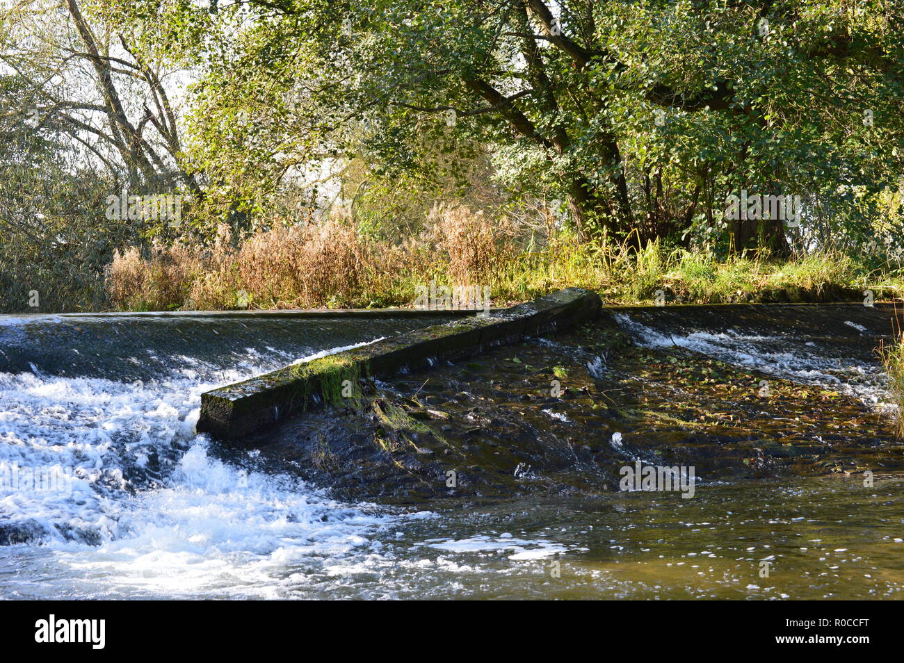 movement at the weir Stock Photo - Alamy