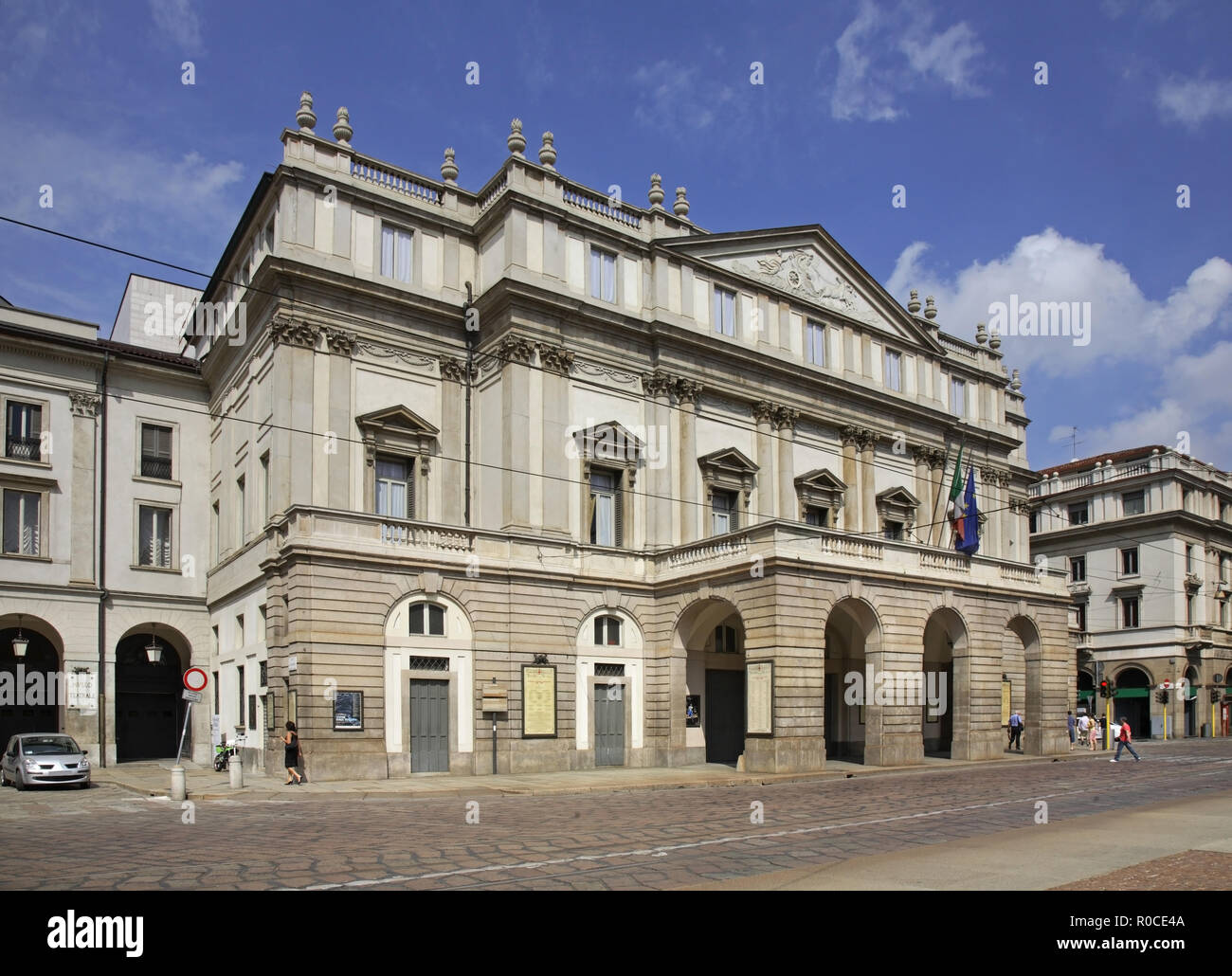 View of la scala in milan hi-res stock photography and images - Alamy