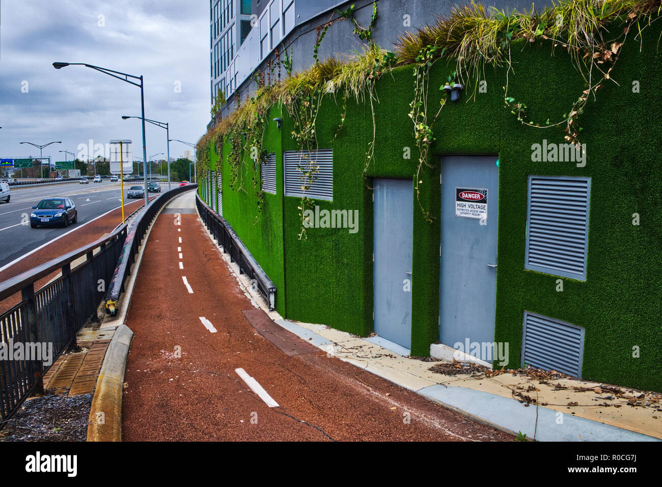 Pedestrian/cycle path beside freeway/motorway Stock Photo - Alamy