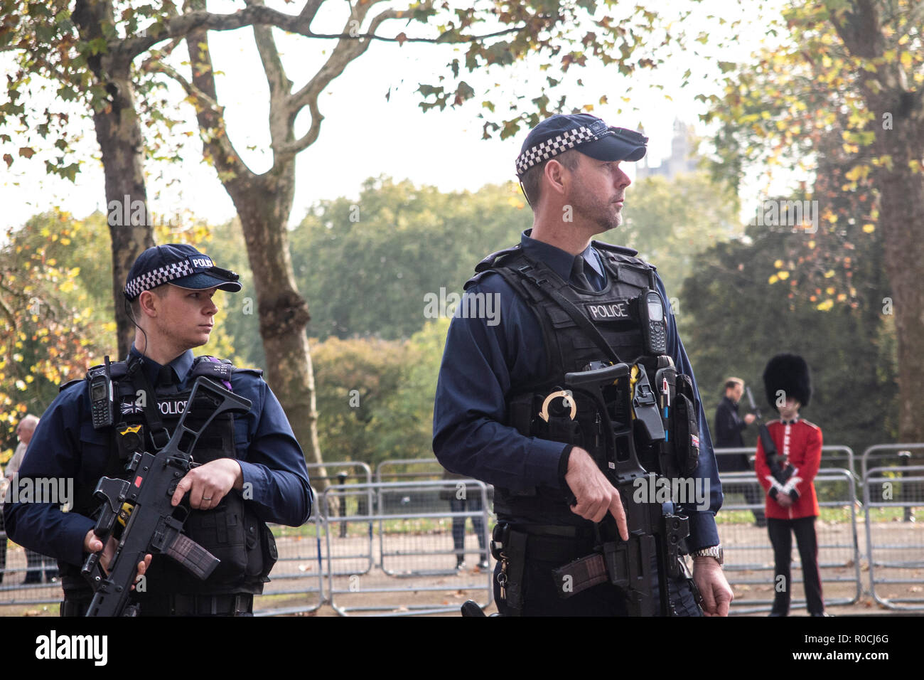 British armed police shoot hi-res stock photography and images - Alamy