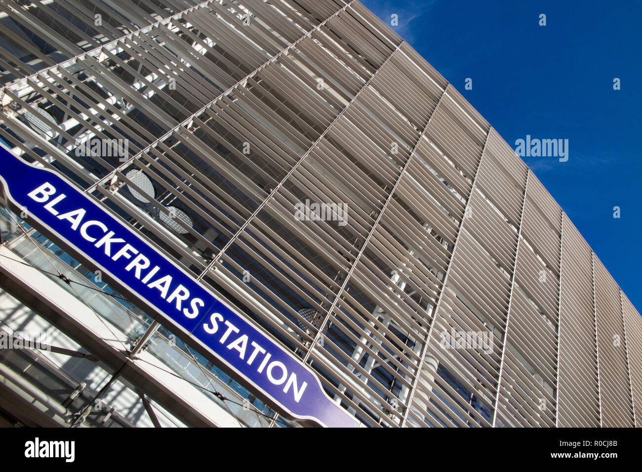 Blackfriars london railway underground tube hi-res stock photography ...