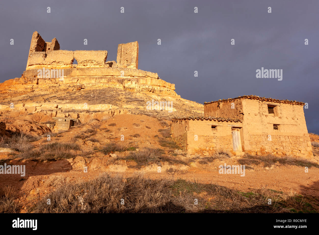 Village castilian hi-res stock photography and images - Alamy