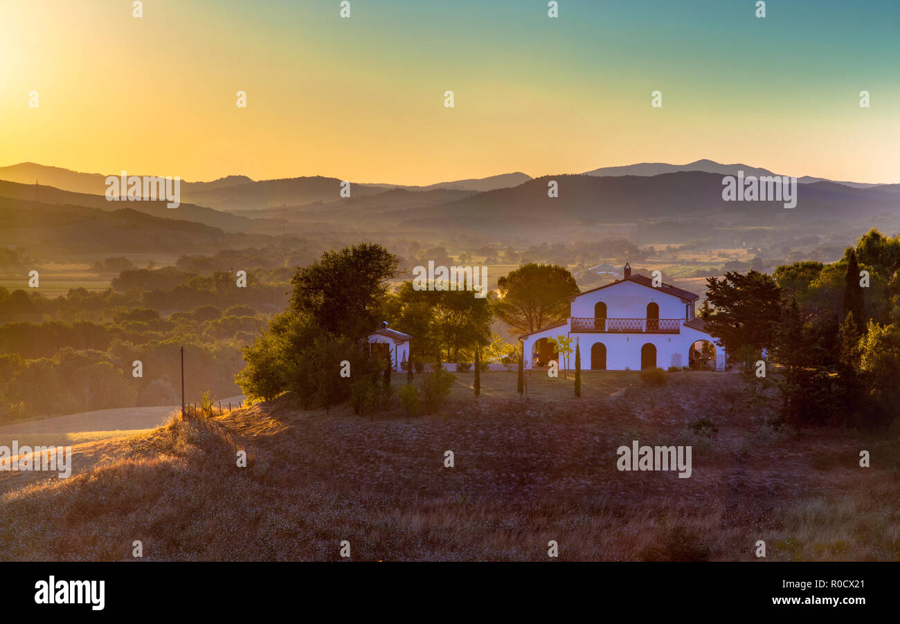 Tuscan villa hi-res stock photography and images - Alamy