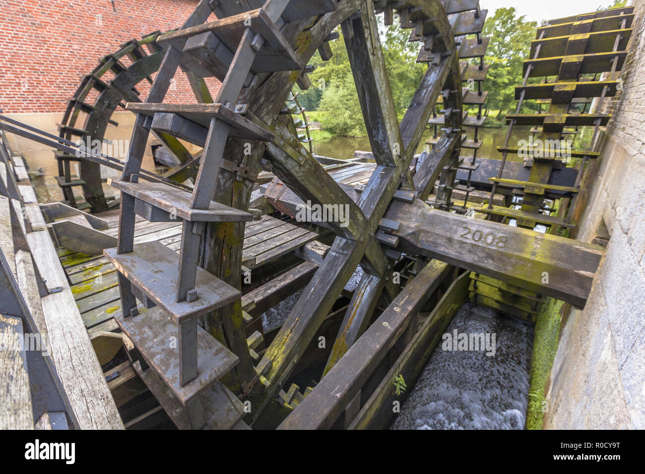 Drive paddle wheel hi-res stock photography and images - Alamy