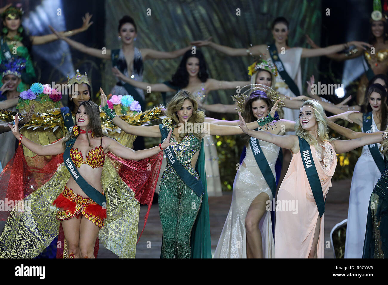 Miss world crown hi-res stock photography and images - Alamy