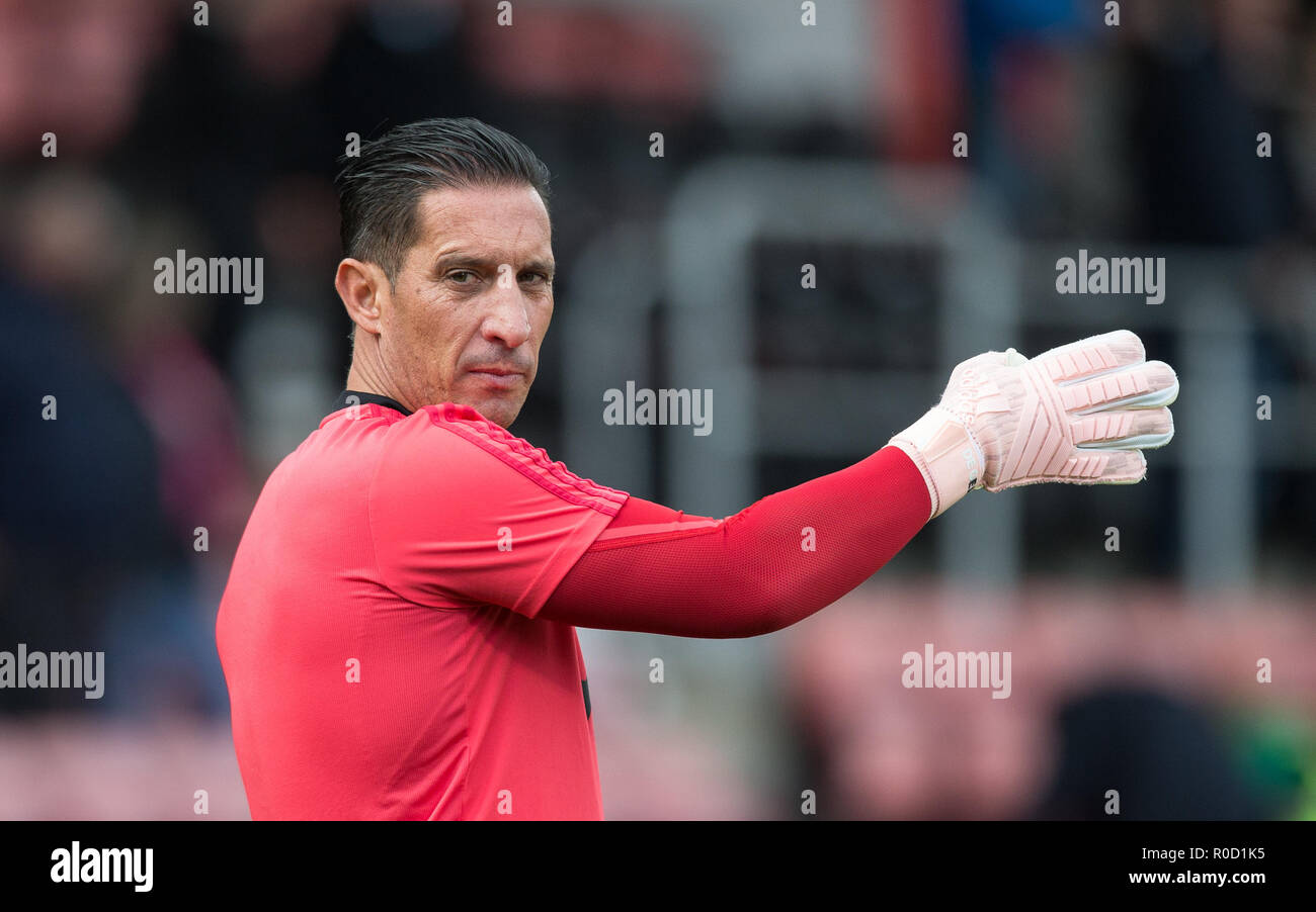 Bournemouth, UK. 03rd Nov, 2018. Manchester United goalkeeping coach ...