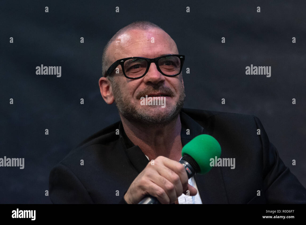 Alan Van Sprang High Resolution Stock Photography and Images - Alamy