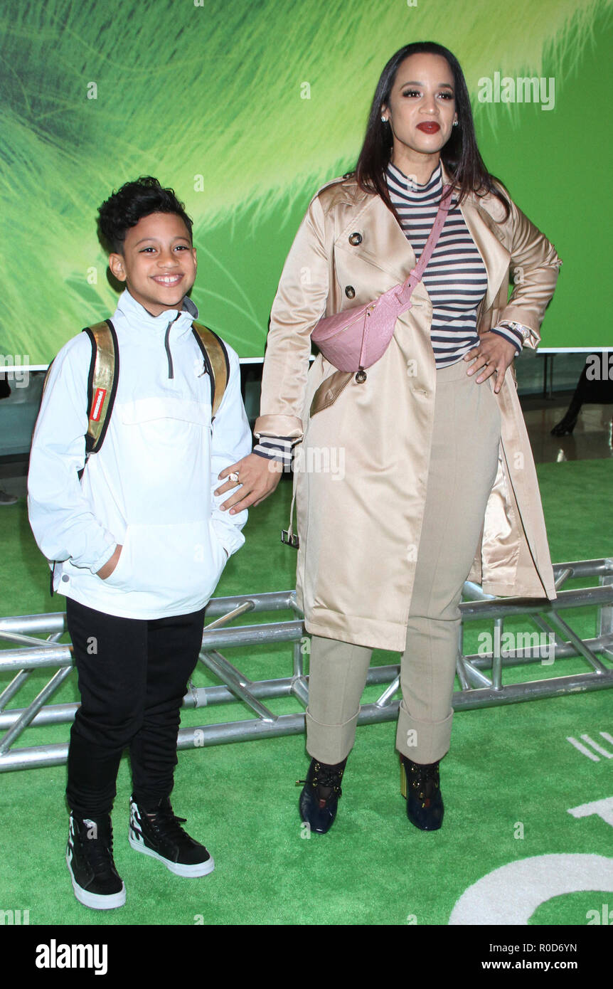 Grinch punch hi-res stock photography and images - Alamy