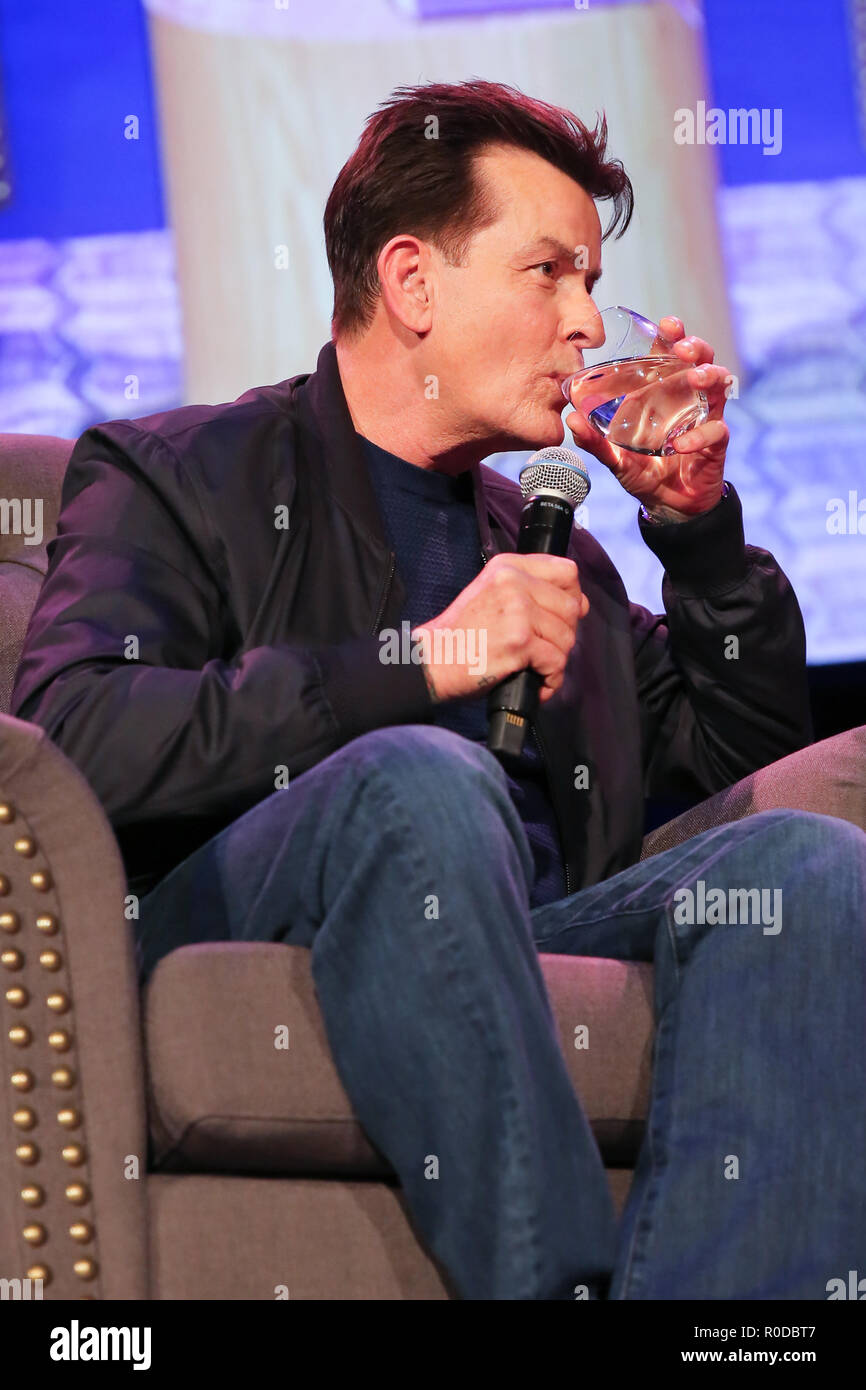 Charlie sheen in hi-res stock photography and images - Alamy