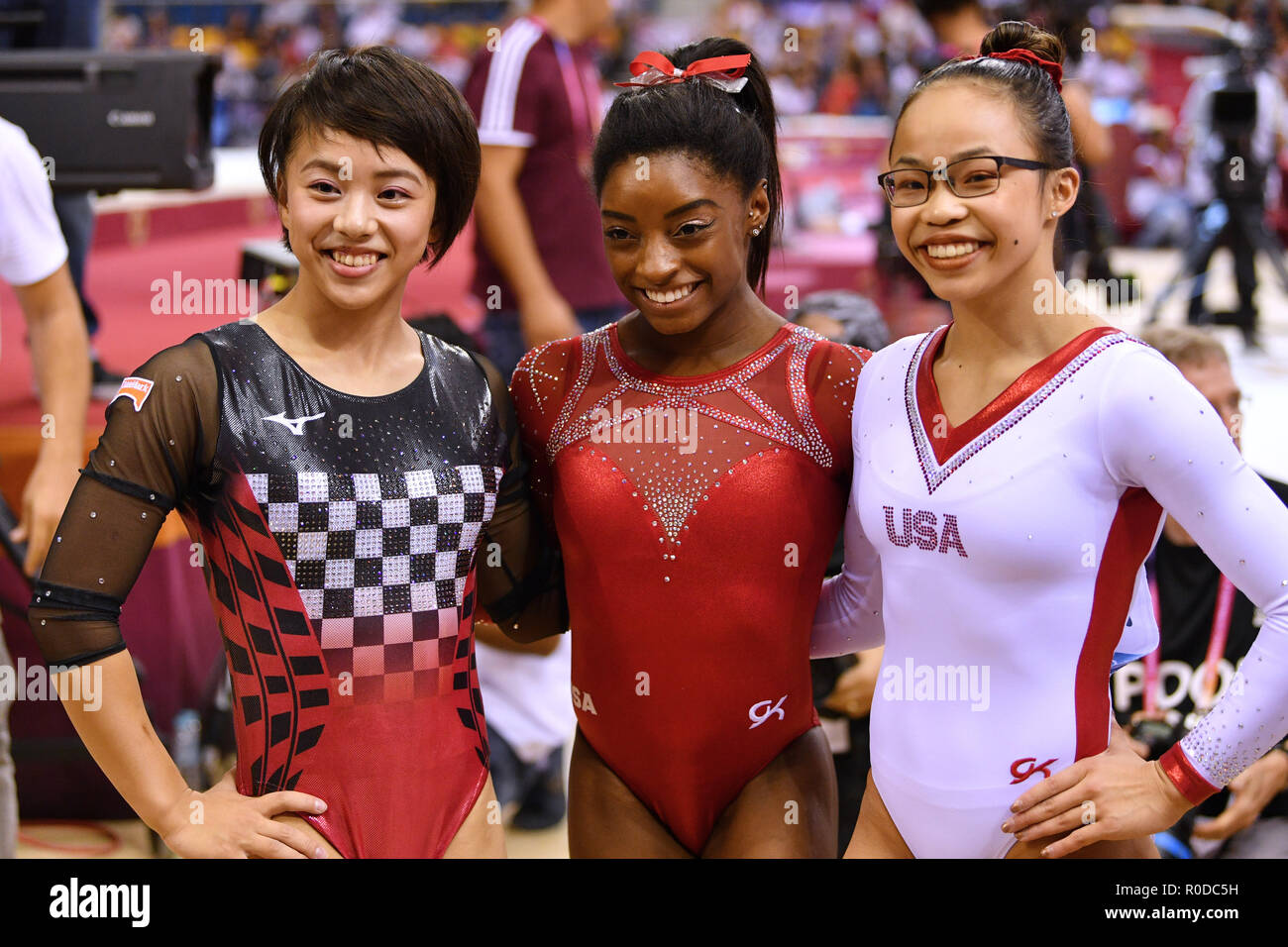 Doha, Qatar. 3rd Nov, 2018. (L-R) Mai Murakami (JPN), Simone Biles ...