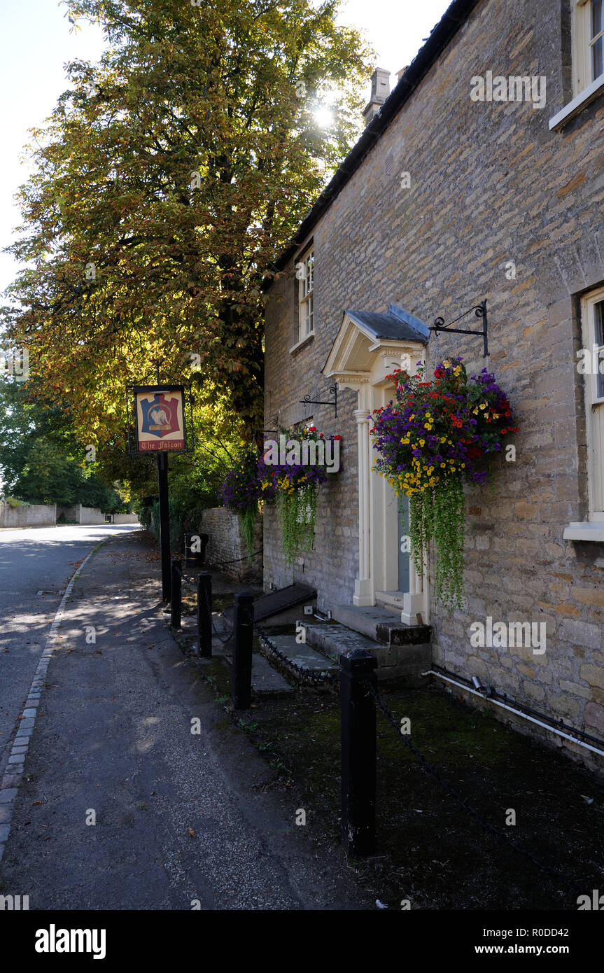 The falcon inn hi-res stock photography and images - Alamy