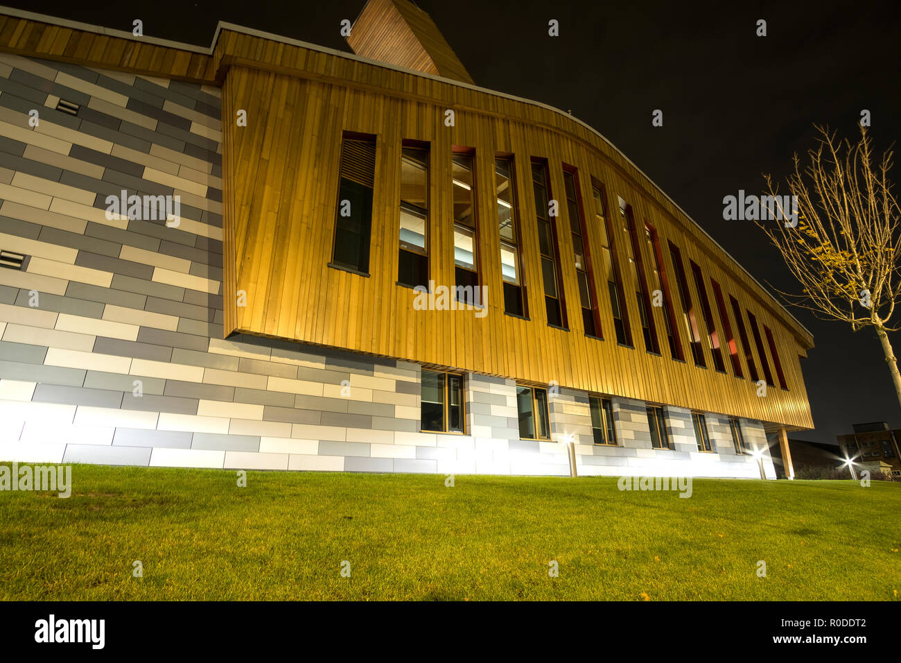 Carbon neutral building hi-res stock photography and images - Alamy