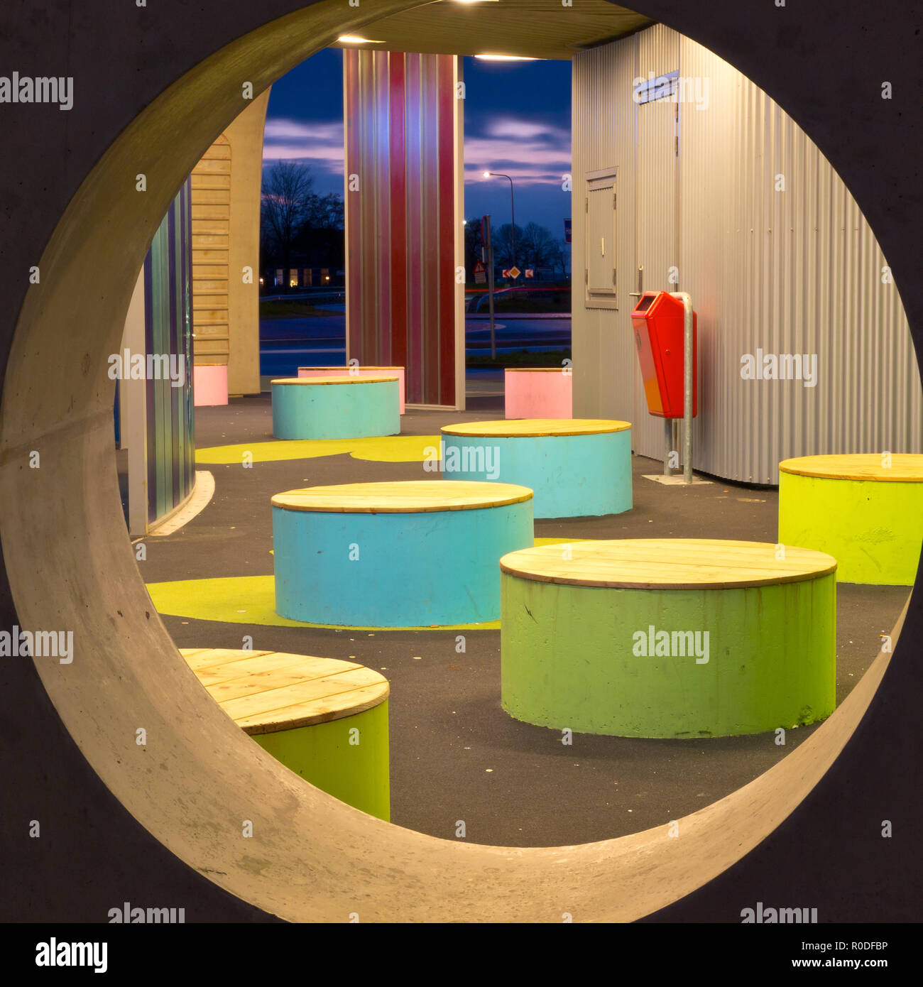 Busstation hi-res stock photography and images - Alamy