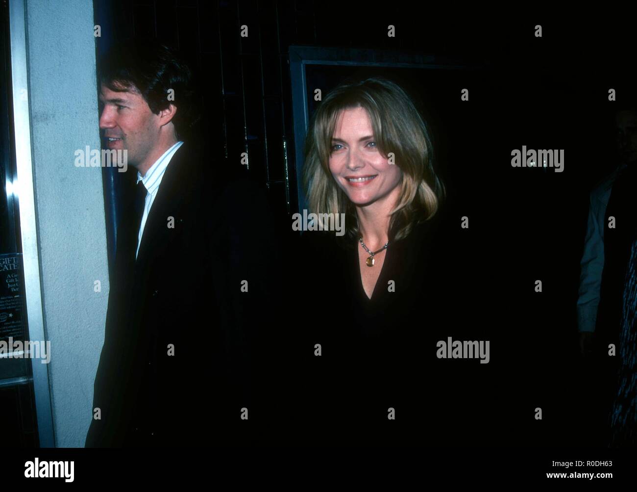 Michelle pfeiffer 1992 hi-res stock photography and images - Alamy
