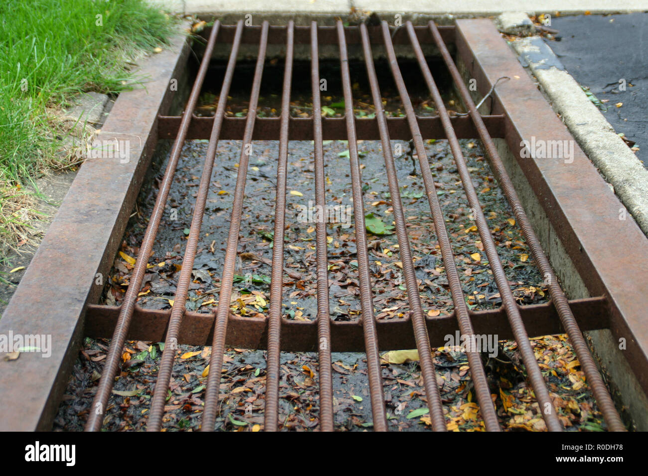 Pathway drainage hi-res stock photography and images - Alamy