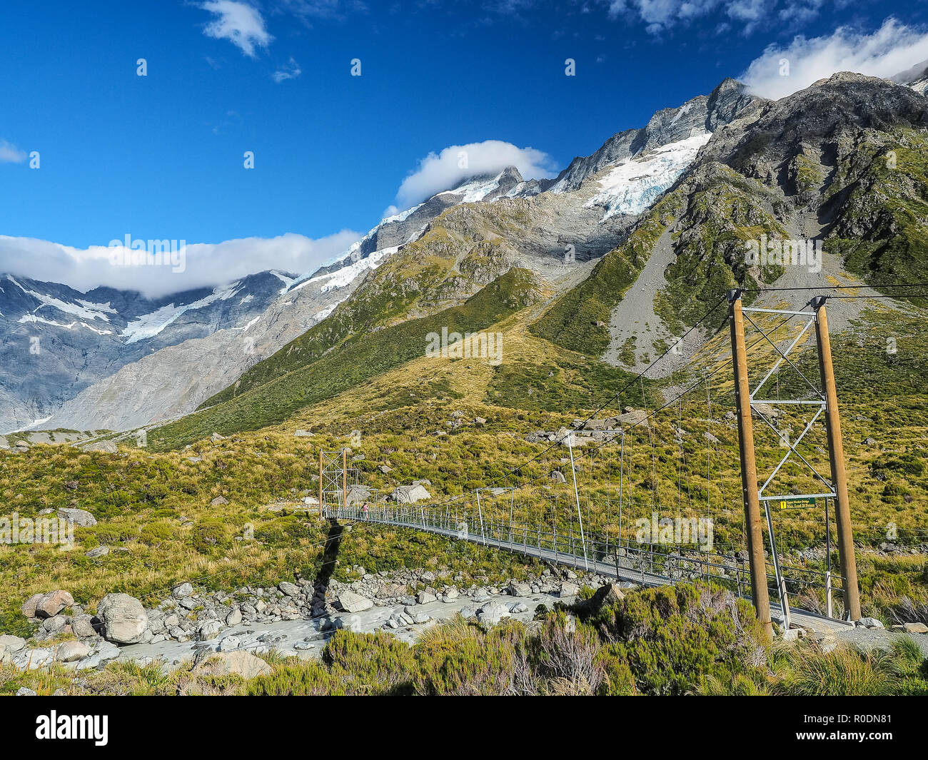 The swing bridge at the Hooker Valley Track in Mt Cook National Park ...