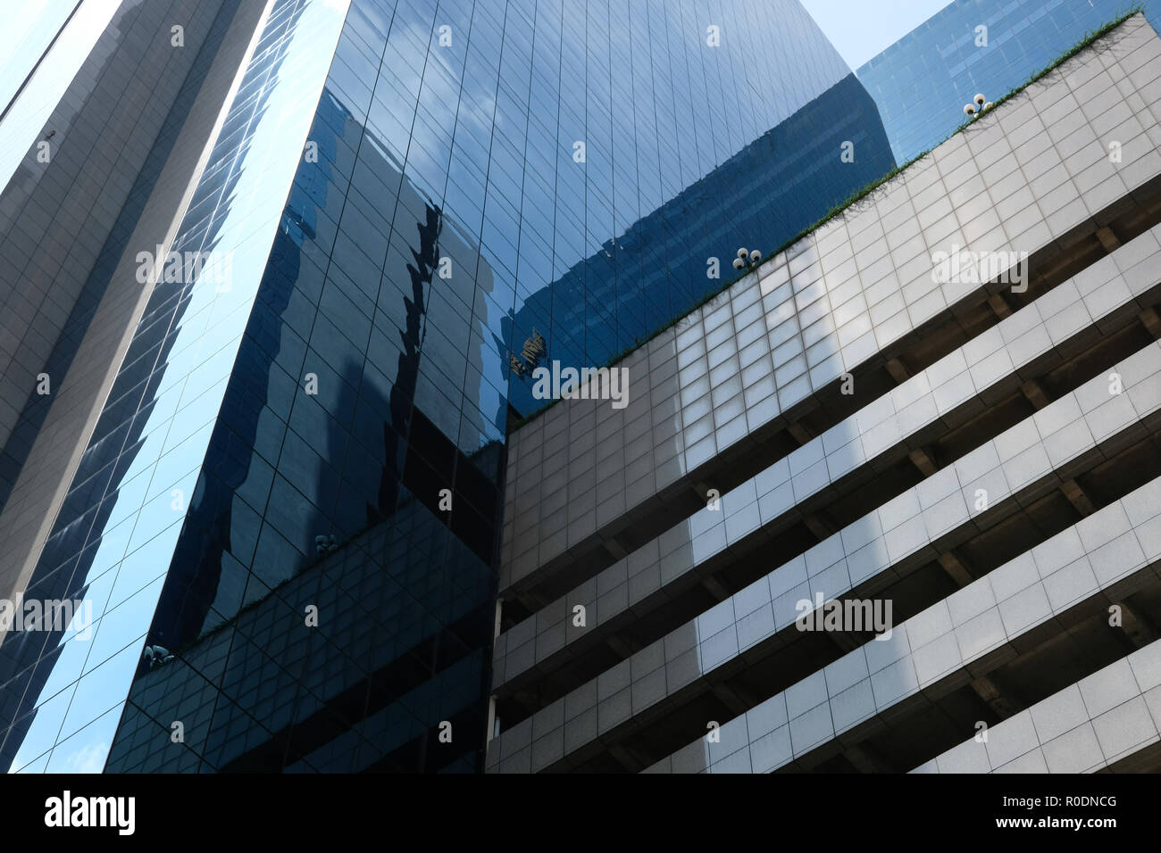 modern high-rise business skyscraper building. urban architecture ...