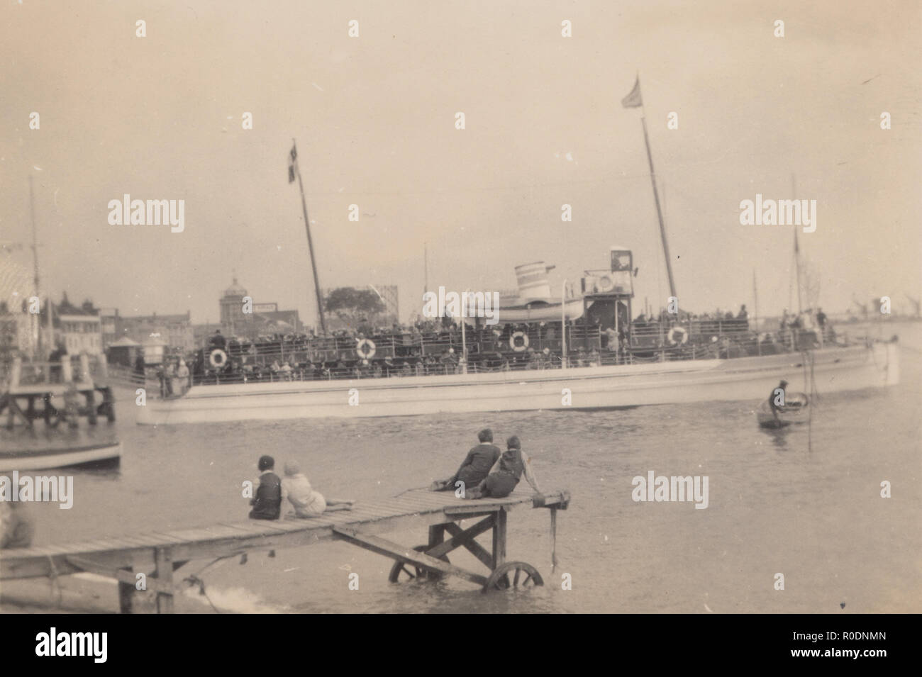 Vintage steam boat hi-res stock photography and images - Alamy