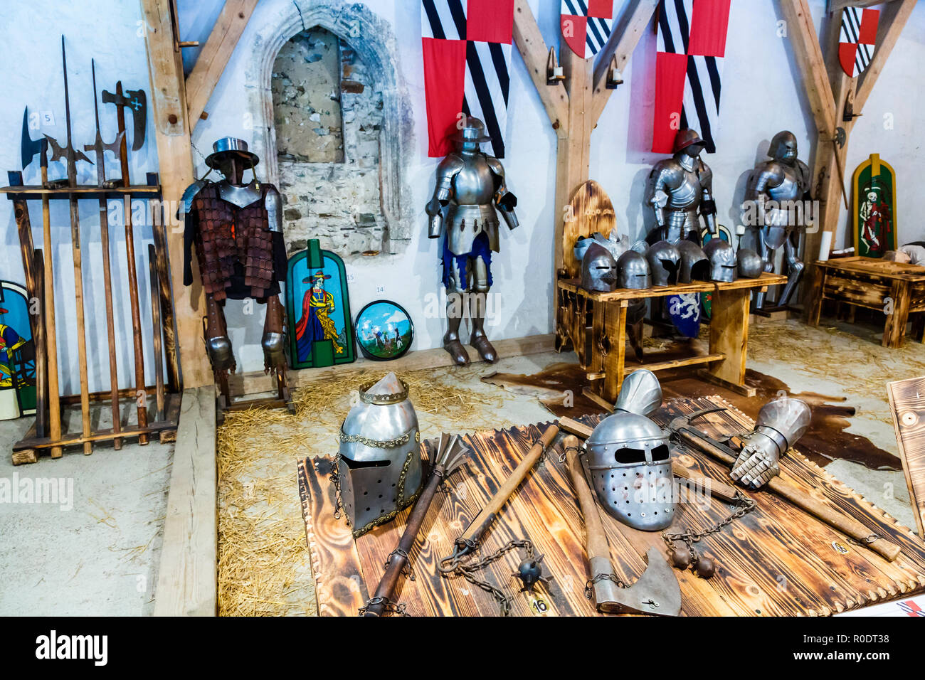Medieval castle interior armour hi-res stock photography and images - Alamy