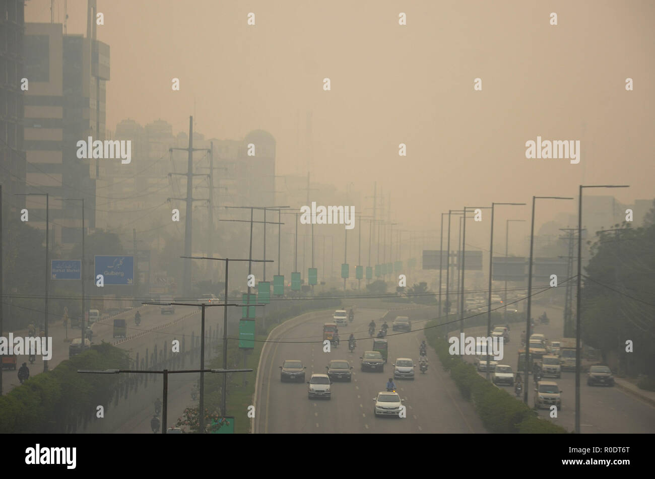 Motorists on their way as smog continues. Smog has once again engulfed ...