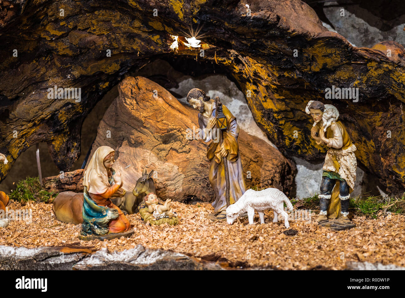 Baby Jesus, Saint Joseph and the Blessed Virgin Mary in Nativity Scene ...