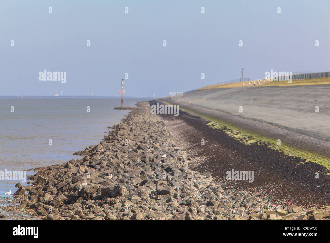 Tidal barrage tide hi-res stock photography and images - Alamy