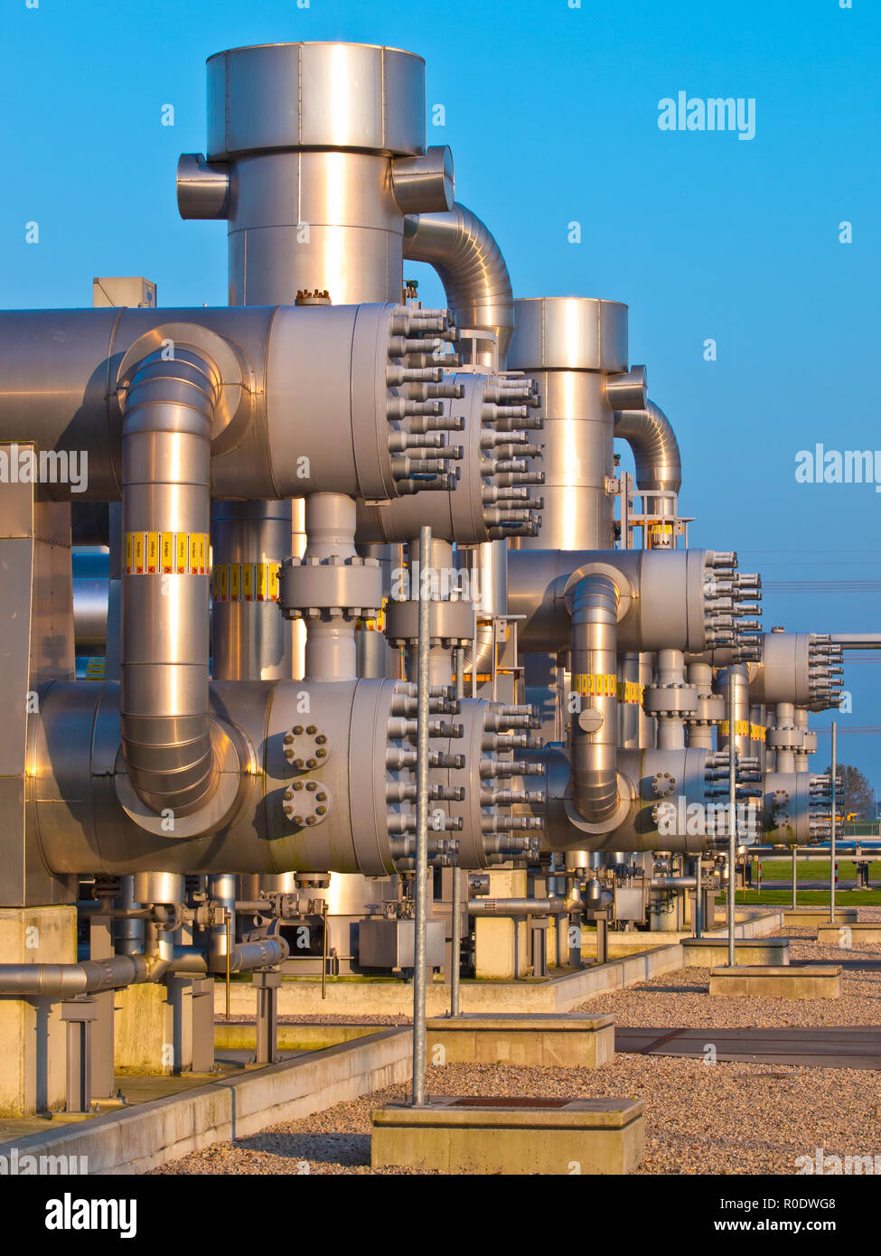 Gas processing plant hi-res stock photography and images - Alamy