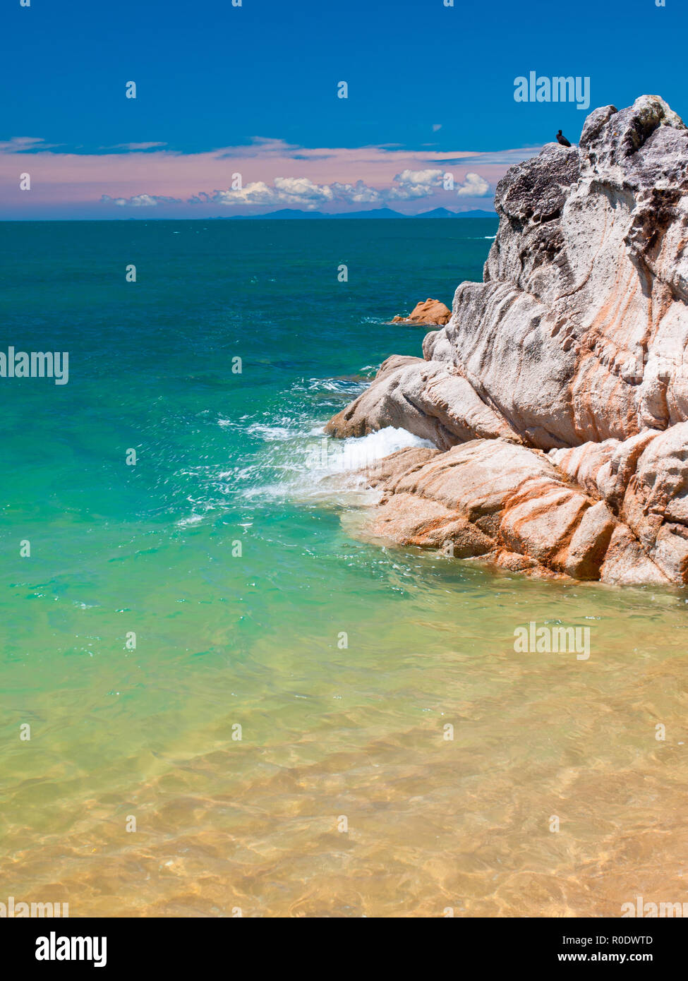 Rocky Outcrop on a Tropical Beach with Turquoise Water in Abel Tasman ...