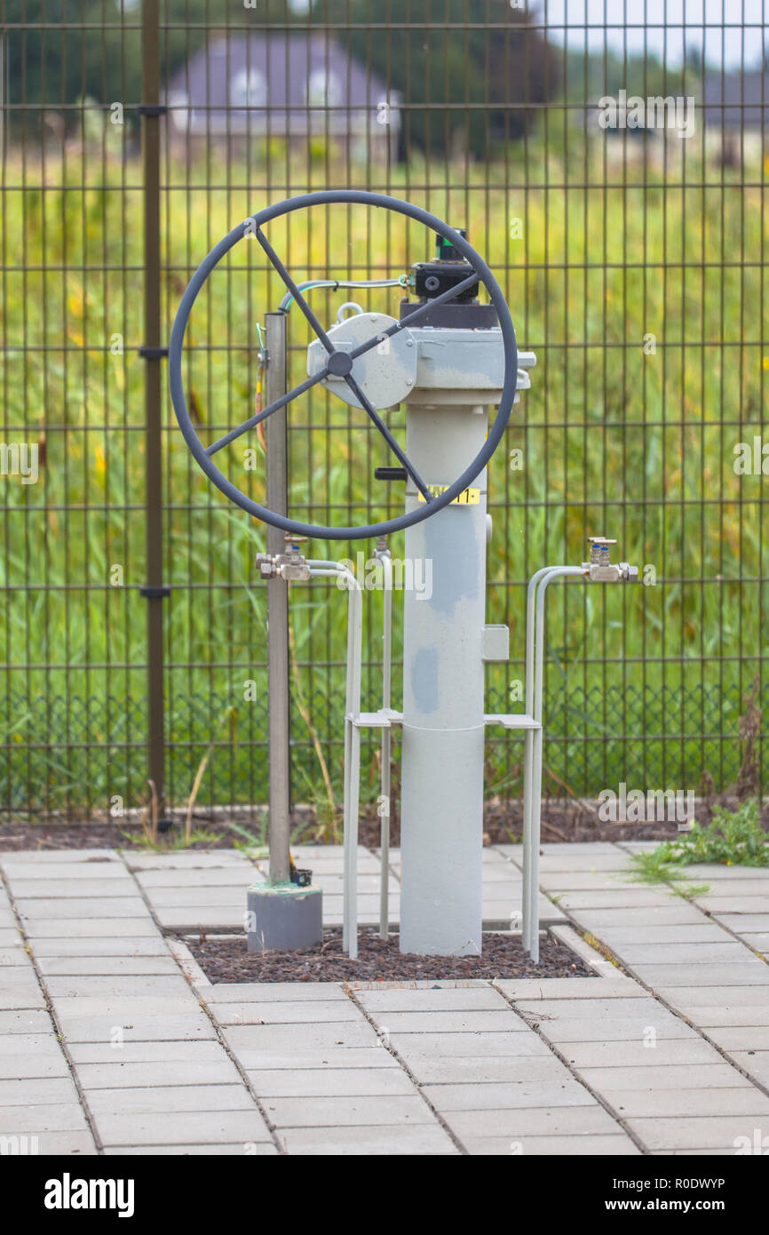Gate valve parts hi-res stock photography and images - Alamy