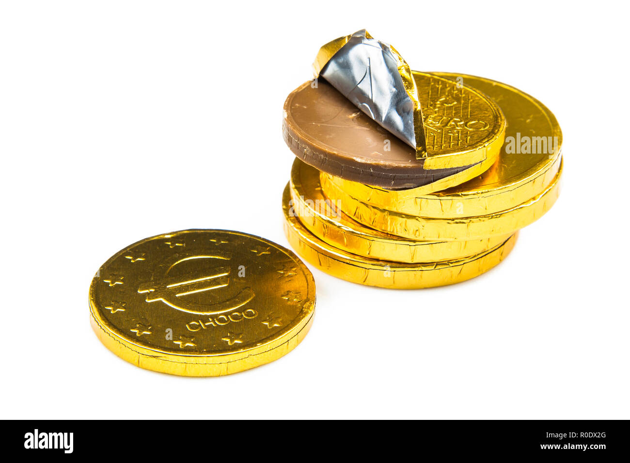 Stack of chocolate coins hi-res stock photography and images - Alamy