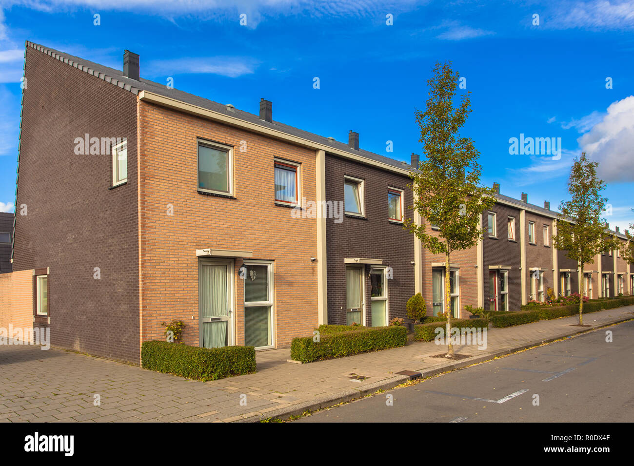 New building in construction neighborhood hi-res stock photography and ...