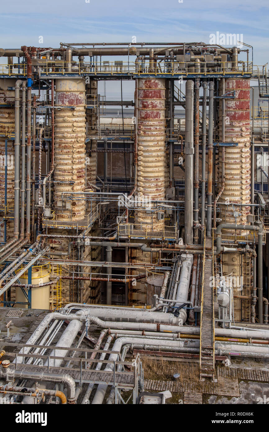 Sodium metal hi-res stock photography and images - Alamy