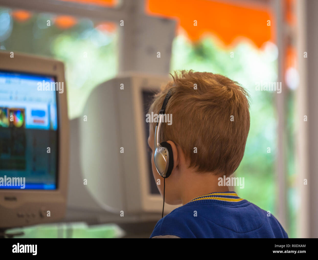 Monitor primary school hi-res stock photography and images - Alamy