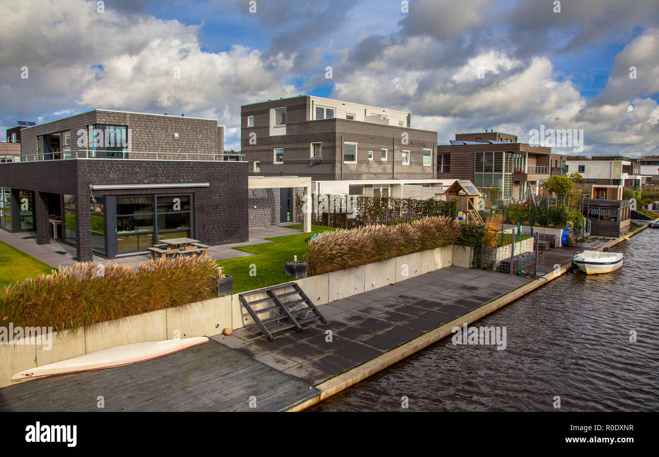 Middle class houses hi-res stock photography and images - Alamy