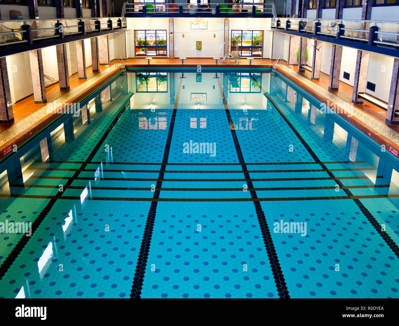 Large swimming pool hi-res stock photography and images - Alamy