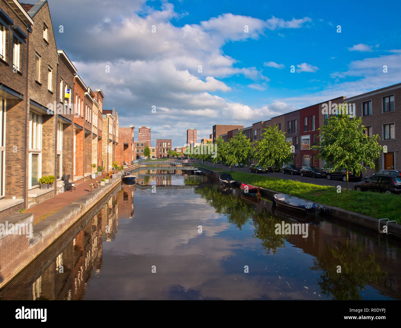 Urban housing architecture hi-res stock photography and images - Alamy